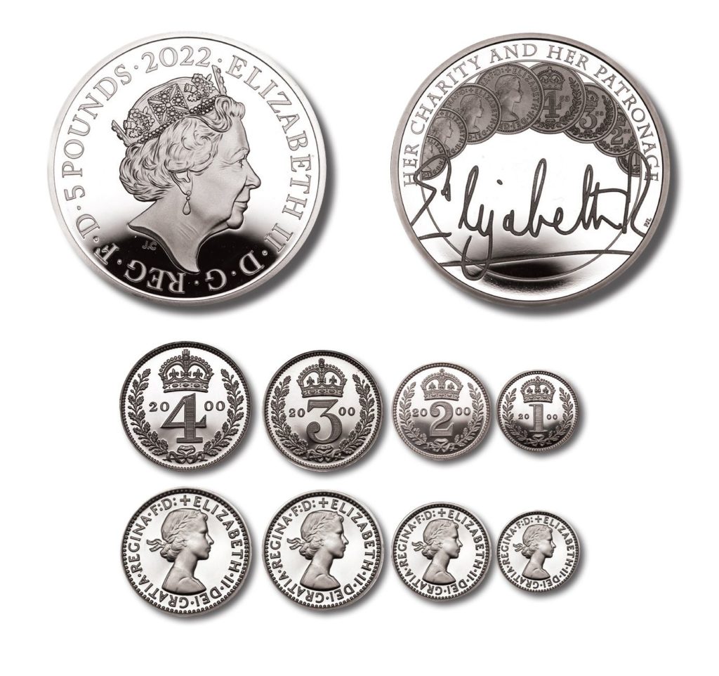 The Royal Maundy of Queen Elizabeth II Silver Tribute Set - Hattons of ...